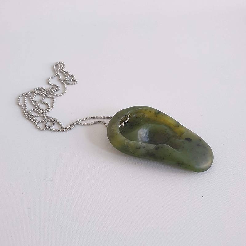 Pounamu Ear Pendant – Masterworks Gallery NZ